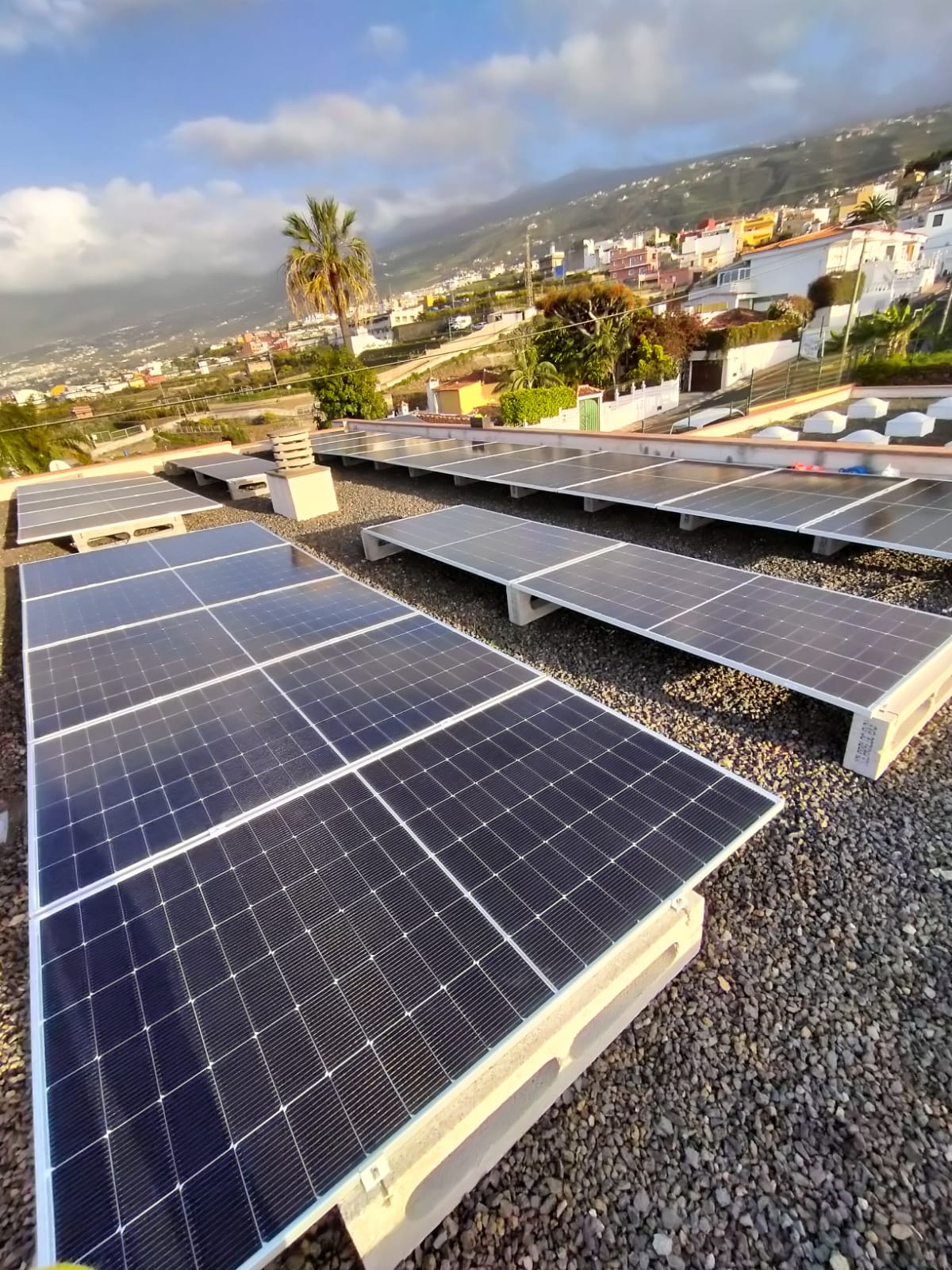 ¿Paneles solares en horizontal o vertical? ¿Cómo son más eficientes ...